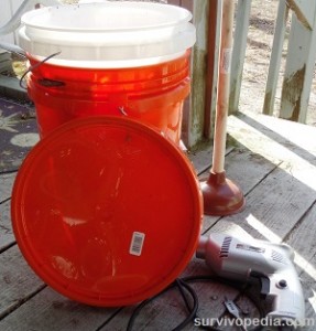 DIY: How To Make A Bucket Clothes Washer – Survivopedia